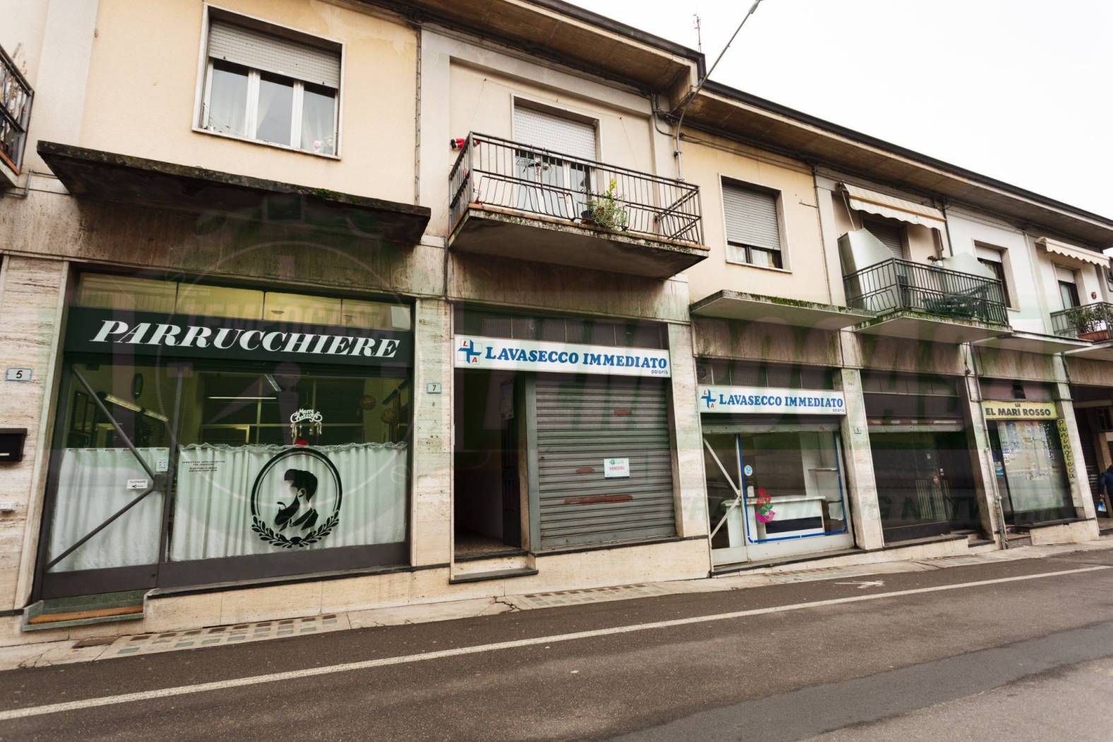 Locale commerciale in Vendita