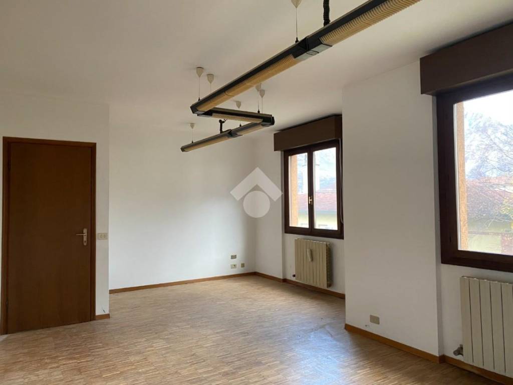 Ufficio - Studio via Don Filippo Bassi, Darfo Boario Terme, Rif ...