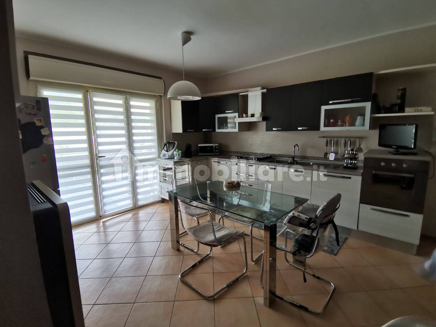 Quadrilocale via delle Palme, Mortilla, Gizzeria