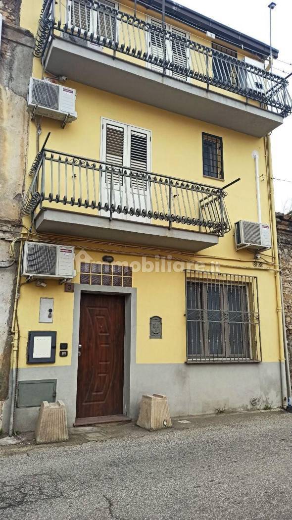 Quadrilocale via Luigi Grimaldi, Centro Storico, Catanzaro