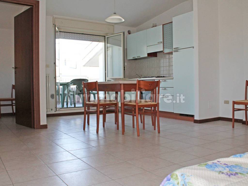 Affitto Appartamento Alba Adriatica. Trilocale in via Pompeo 8. Nuovo ...
