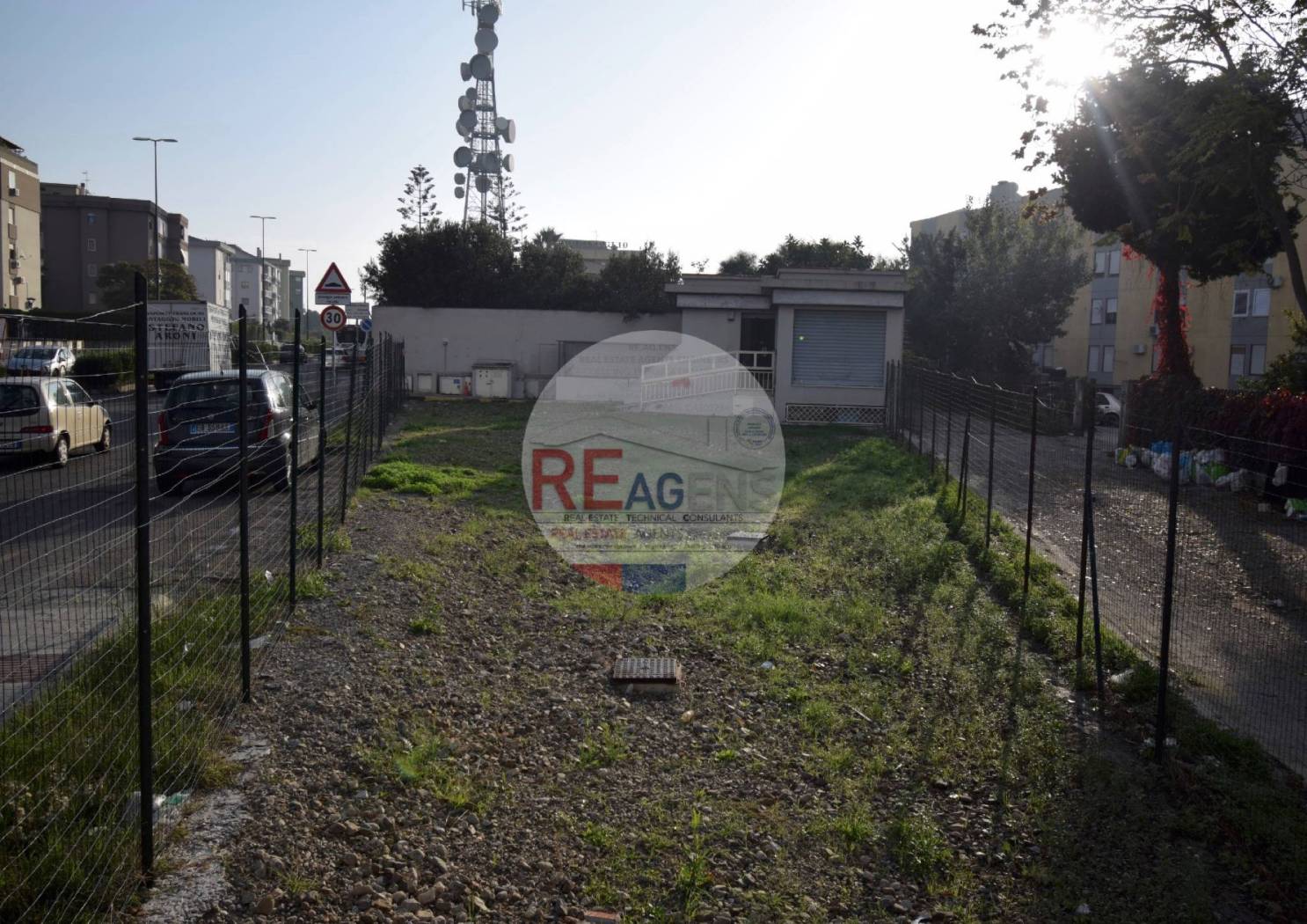 Locale commerciale in Vendita