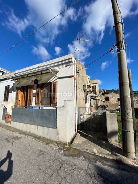 Bilocale via San Sebastiano Santa Margherita, Santa Margherita - Santo Stefano, Messina