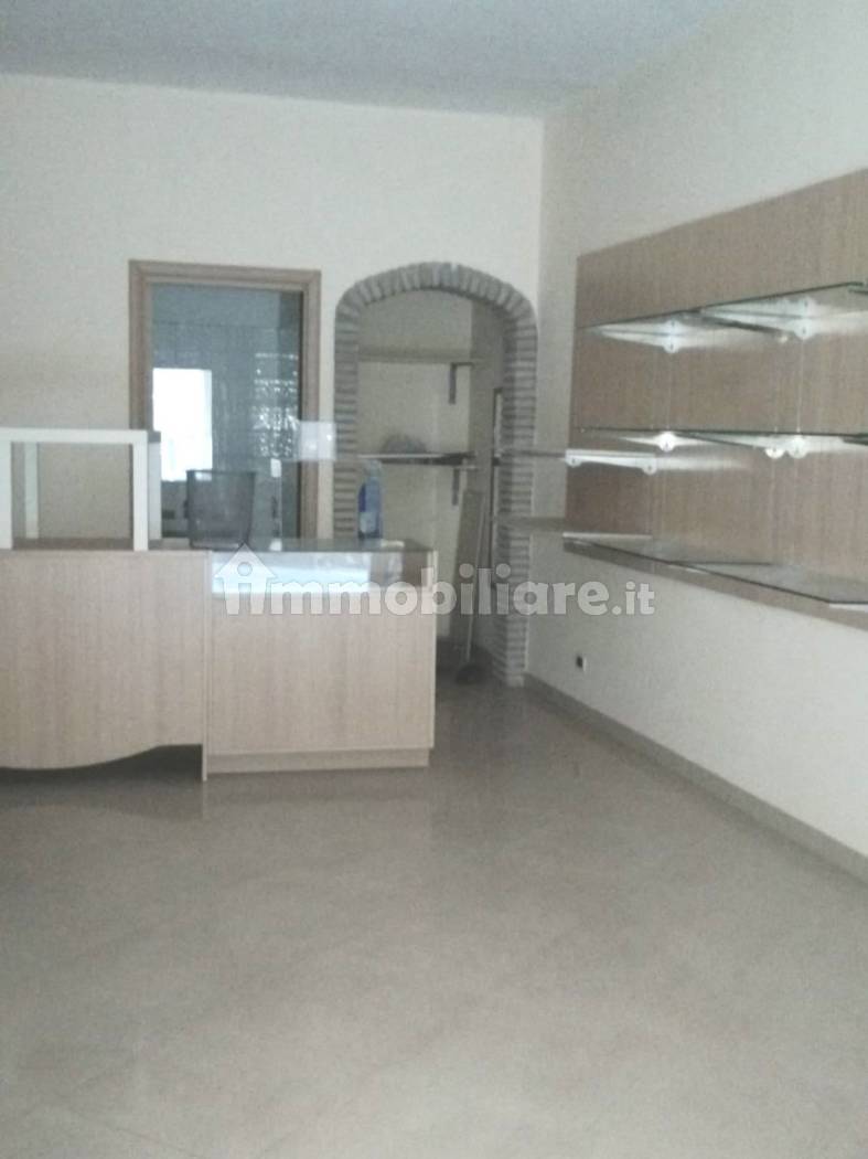 Locale commerciale in Vendita