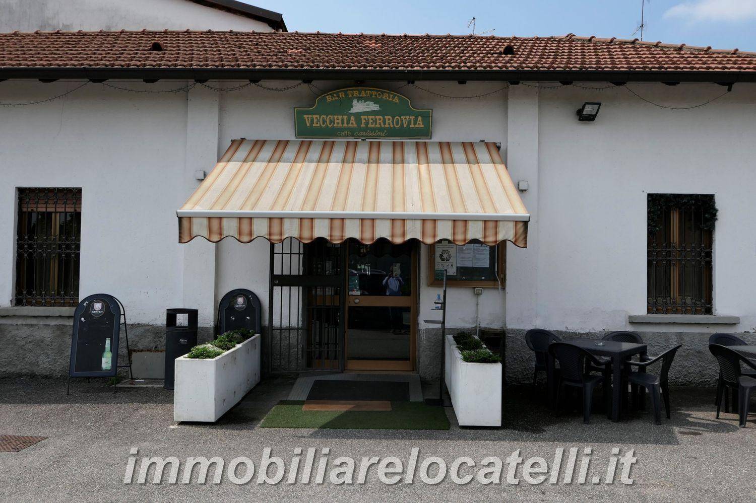 Locale commerciale in Vendita