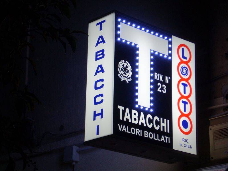 Tabaccheria in Vendita