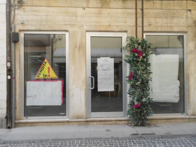 Locale commerciale in Vendita