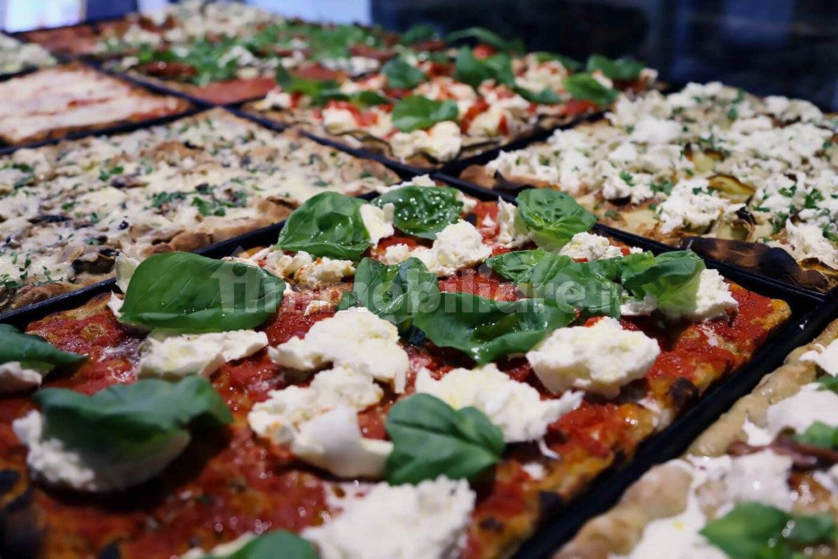 Rosticceria - Pizza al taglio in Vendita