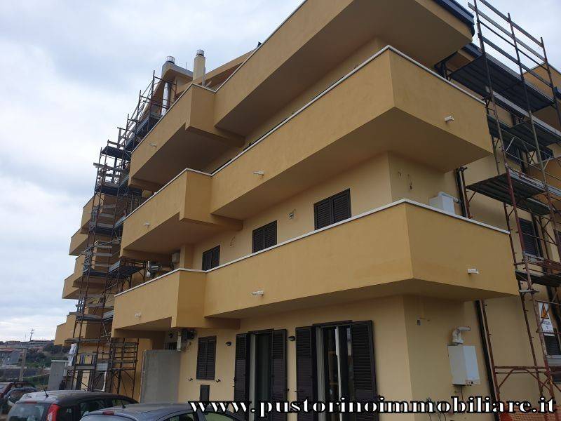 Trilocale nuovo, piano terra, Campo Calabro