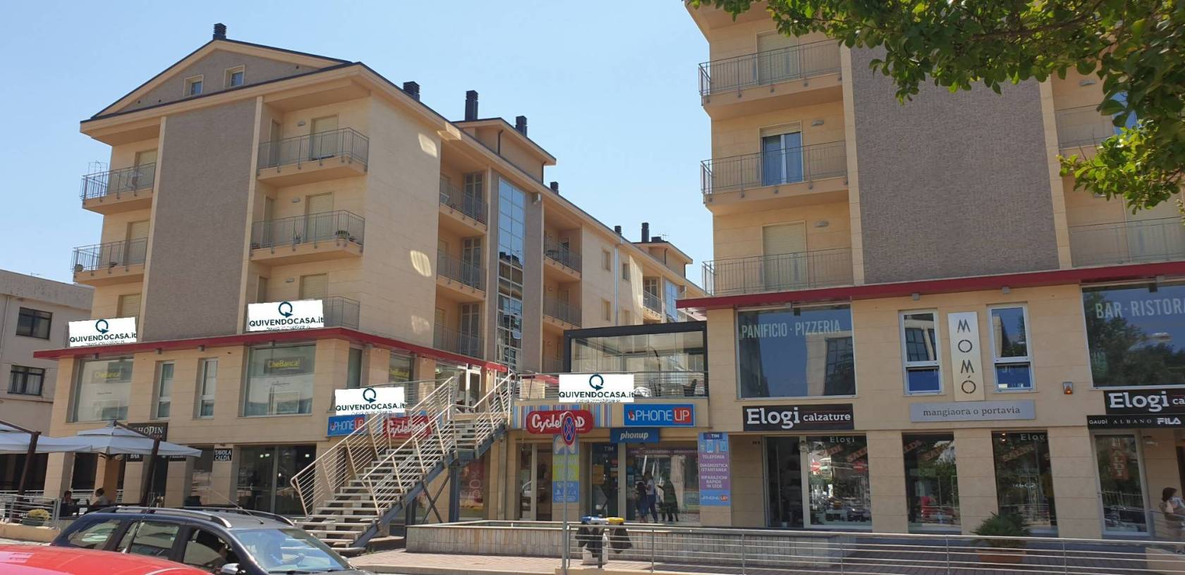 Locale commerciale in Vendita