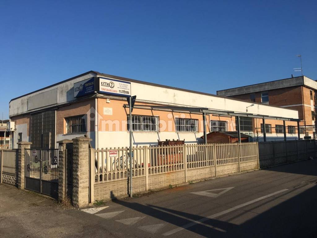Capannone via Gaetano Donizetti 54, Ferrara, rif. 85517776 - Immobiliare.it