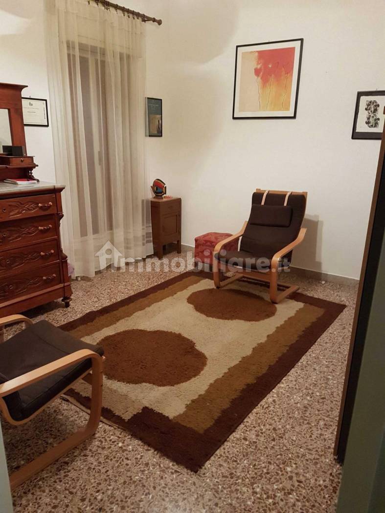 Quadrilocale via Gualtiero Castellini, Centro, Ragusa