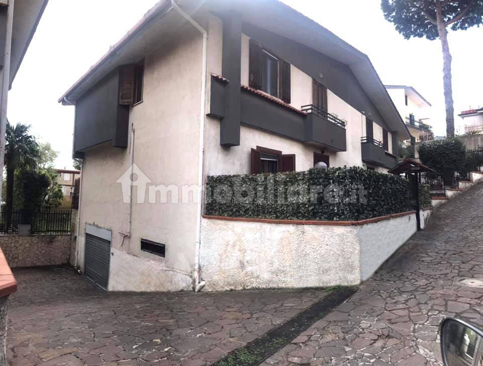 Vendita Villa bifamiliare in via Mandracchio a Nazareth 53 Napoli ...