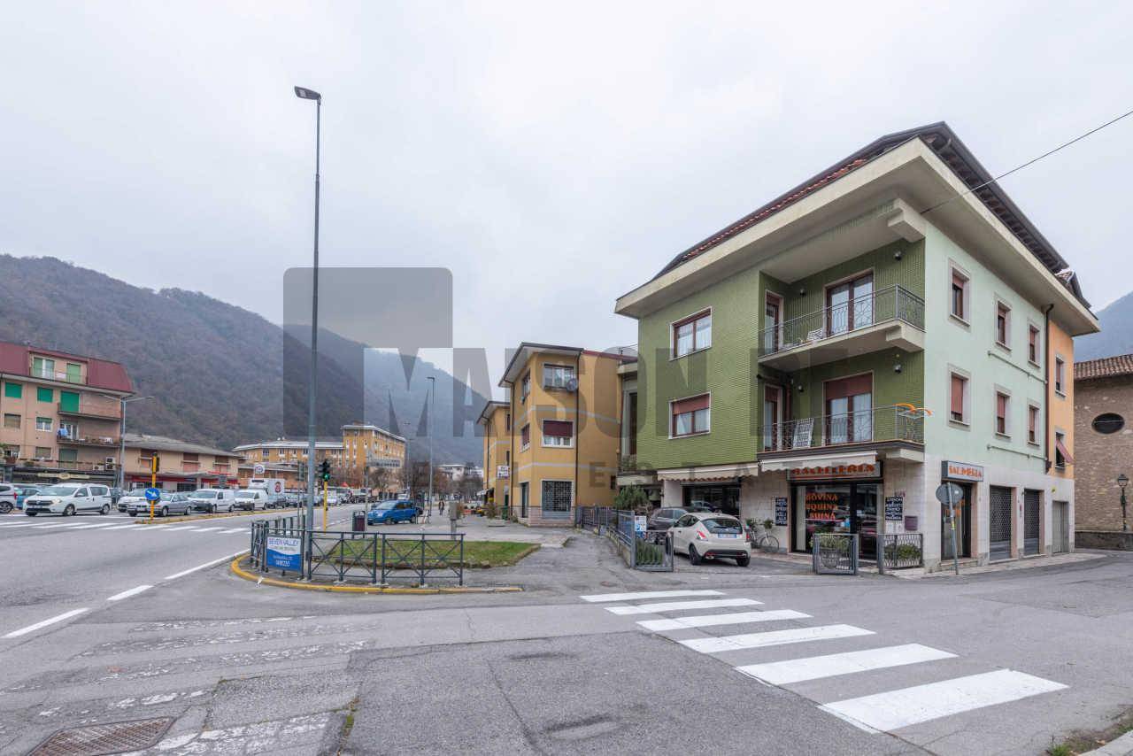 Quadrilocale via F  Petrarca 18, Centro, Sarezzo