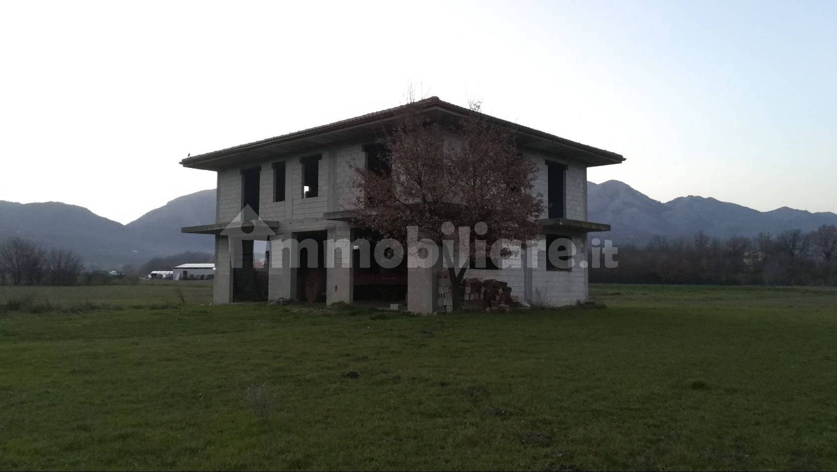 Villa bifamiliare via Alvano 3 1, Teggiano