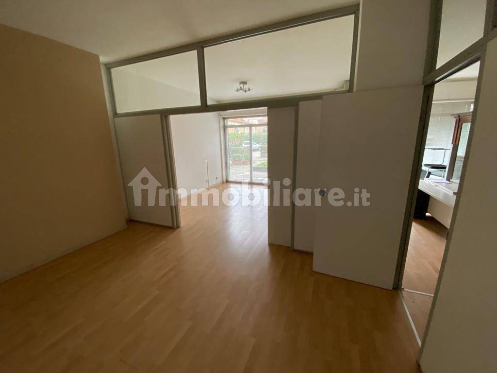 Locale commerciale in Vendita