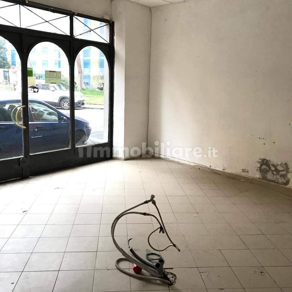 Locale commerciale in Vendita