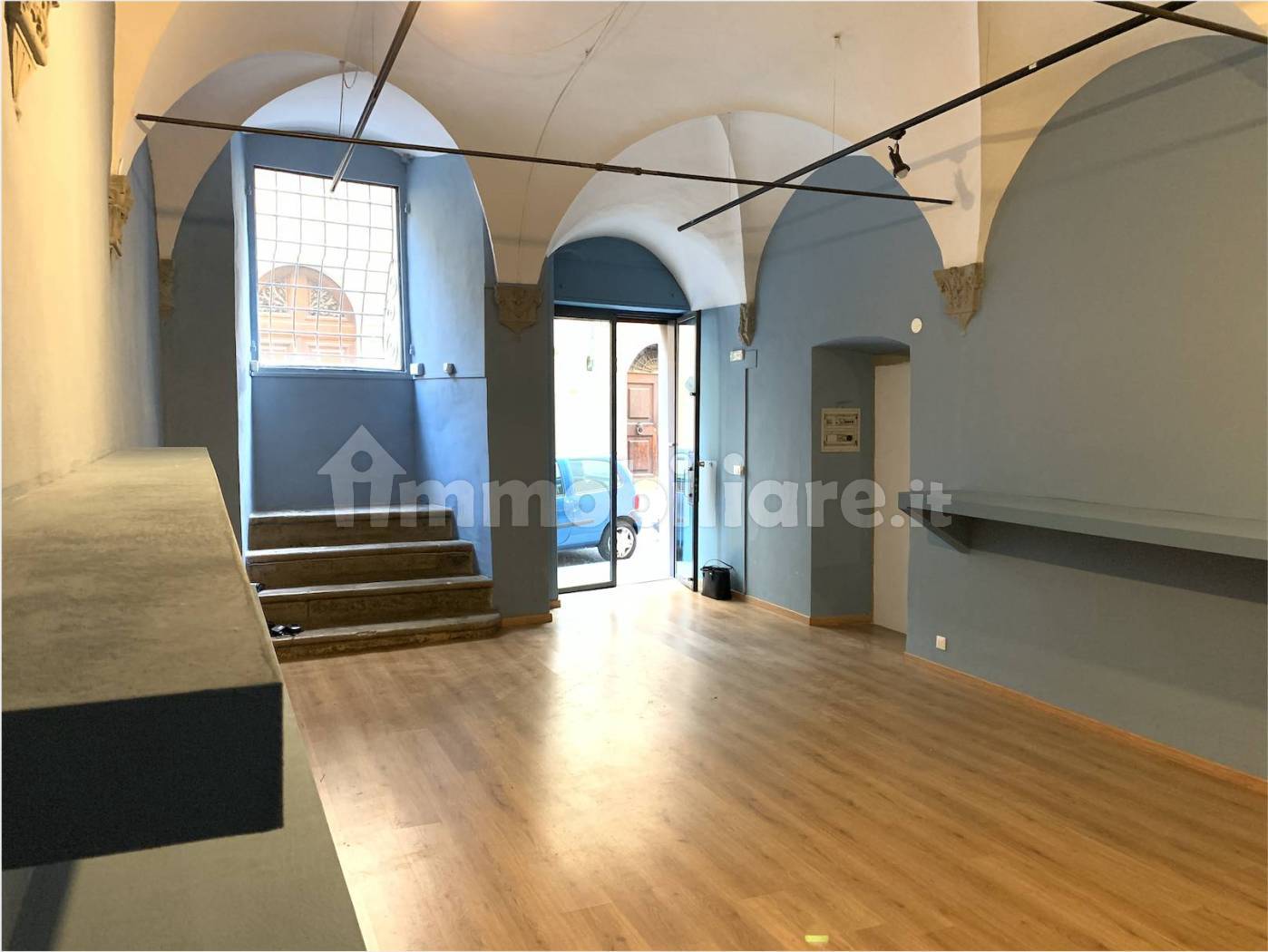 Locale commerciale in Vendita