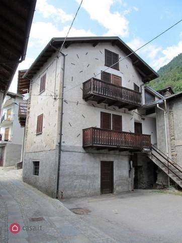 Quadrilocale buono stato, Chiuro