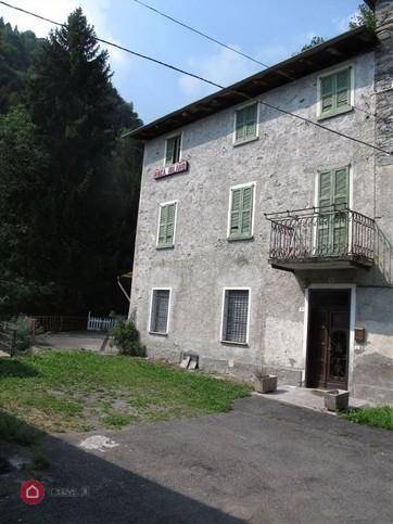 Quadrilocale via centro, Castello dell'Acqua