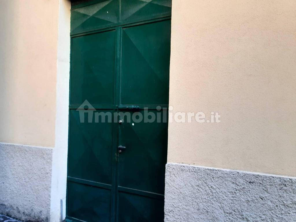 Magazzino - Deposito Vico degli Orti 9R, Savona, rif. 85755780 ...