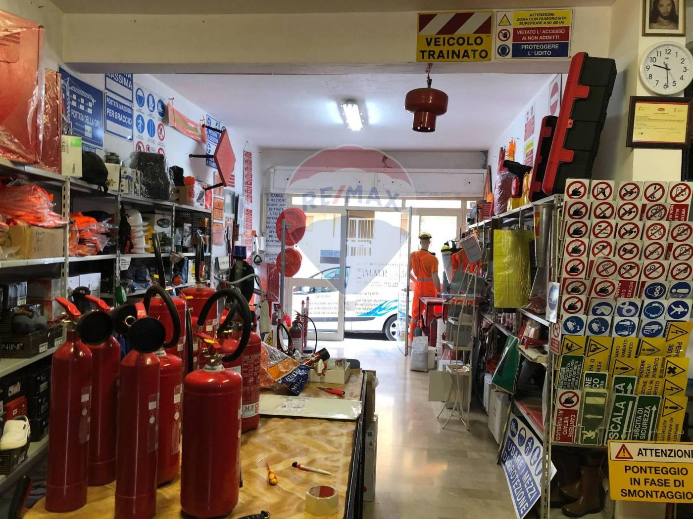 Locale commerciale in Vendita