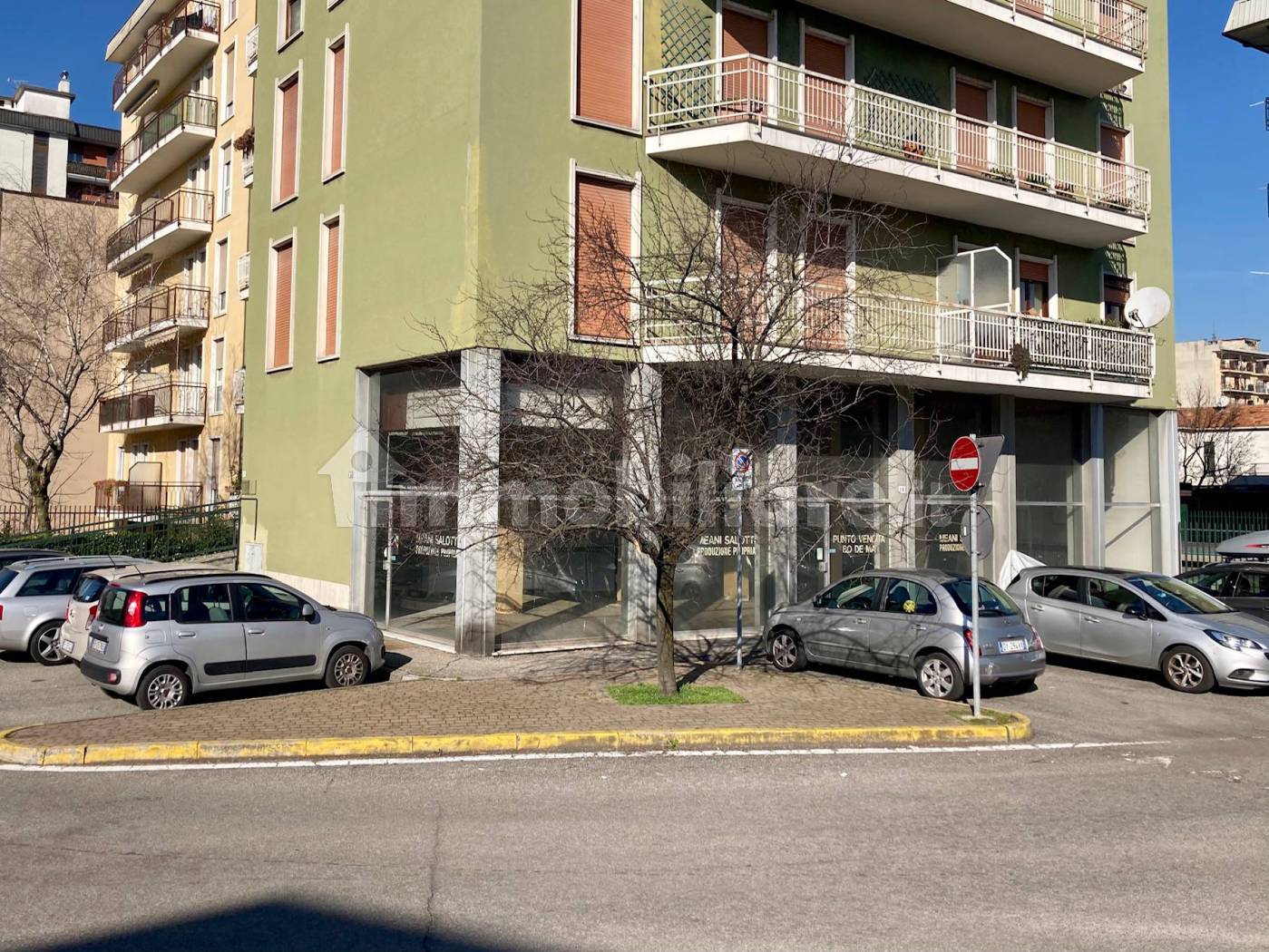 Locale commerciale in Vendita