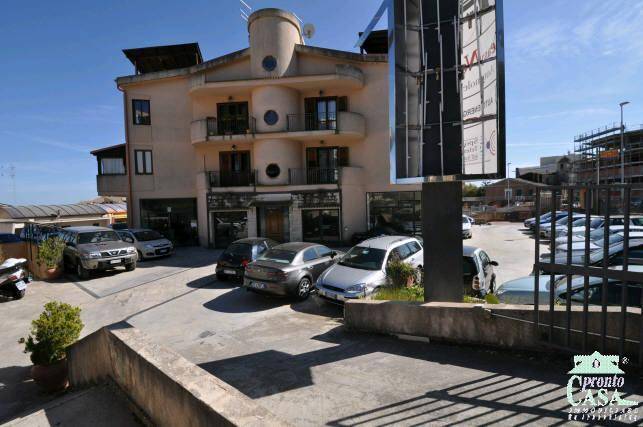 Locale commerciale in Vendita