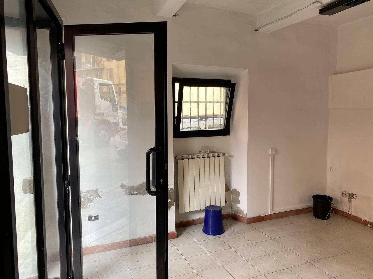 Locale commerciale in Vendita