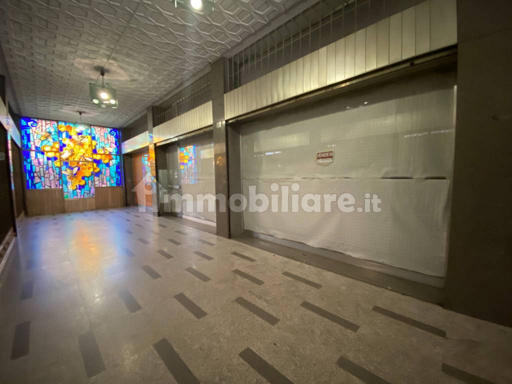 Locale commerciale corso Roma, Borgomanero, rif. 85868802 - Immobiliare.it