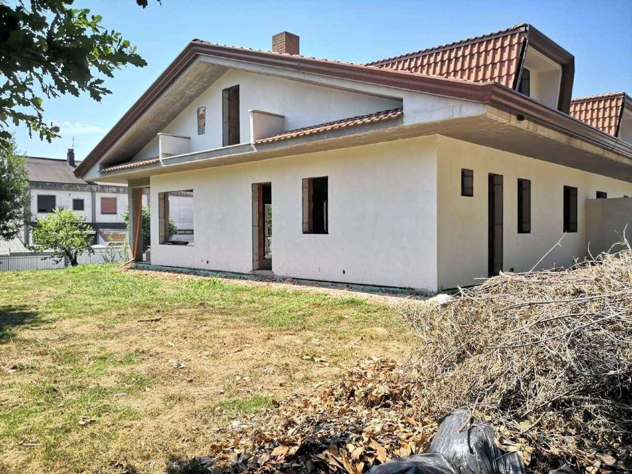 Villa bifamiliare via dei Villini 1, Alatri