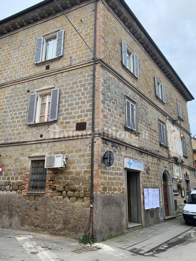 Locale commerciale in Vendita