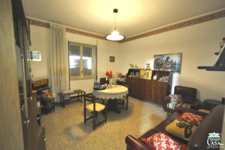 Appartamento da ristrutturare, piano terra, Croce - Selvaggio, Ragusa