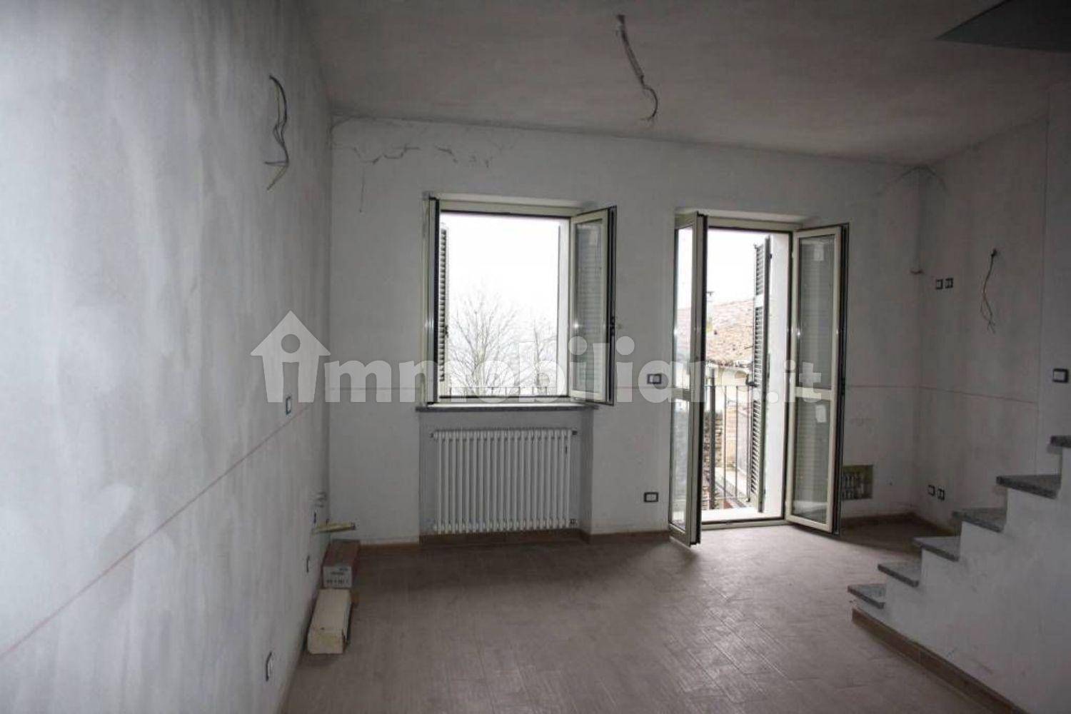 Quadrilocale via Ener Bettica, Centro, Castagnole delle Lanze