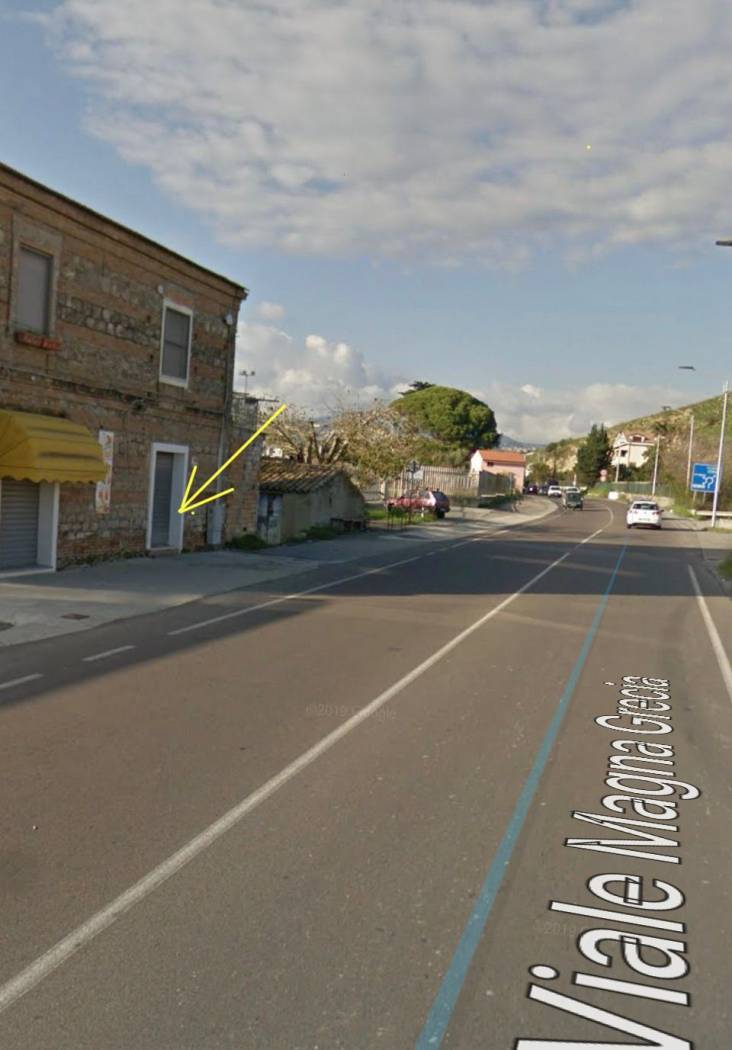 Locale commerciale in Vendita