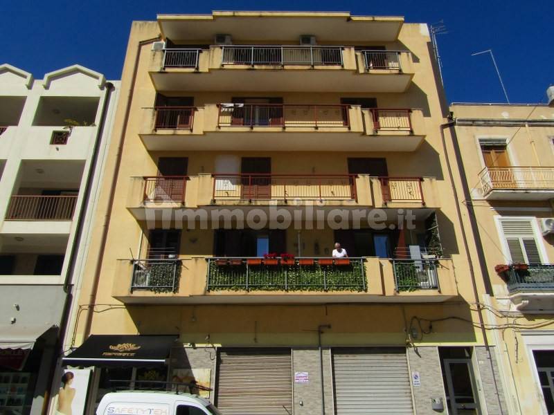 Locale commerciale in Vendita