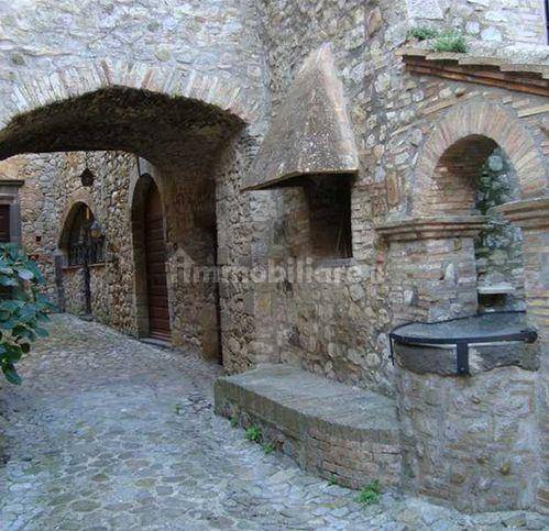 Appartamento buono stato, secondo piano, Centro, Castel Viscardo