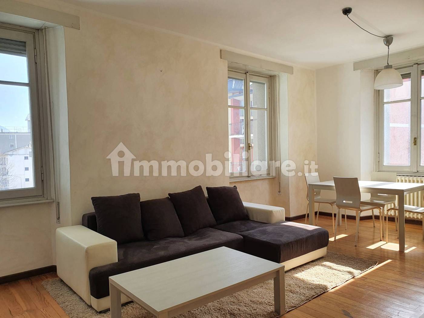 Trilocale buono stato, terzo piano, Centro, Sondrio