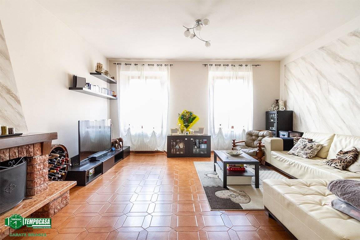 Quadrilocale via Giuseppe Verdi 1, Carate Brianza