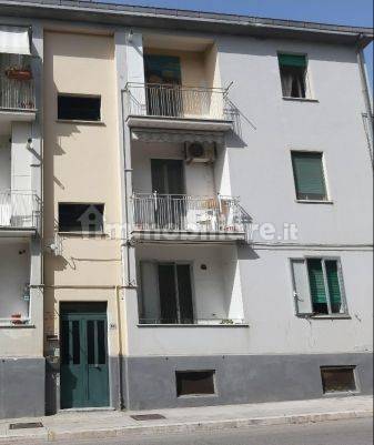 Trilocale viale Giulio Cesare 60, Larino