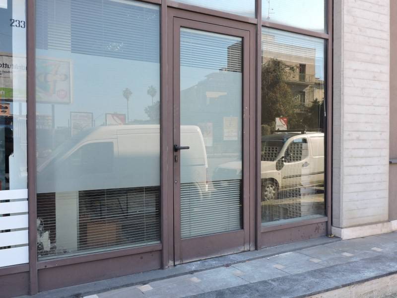 Locale commerciale in Vendita