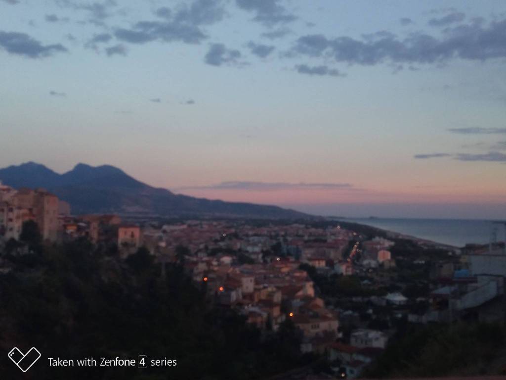 Vendita Appartamento Scalea. Trilocale in via Faro. Buono stato, terzo ...
