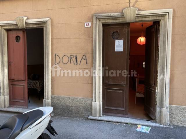 Locale commerciale con laboratorio in Vendita