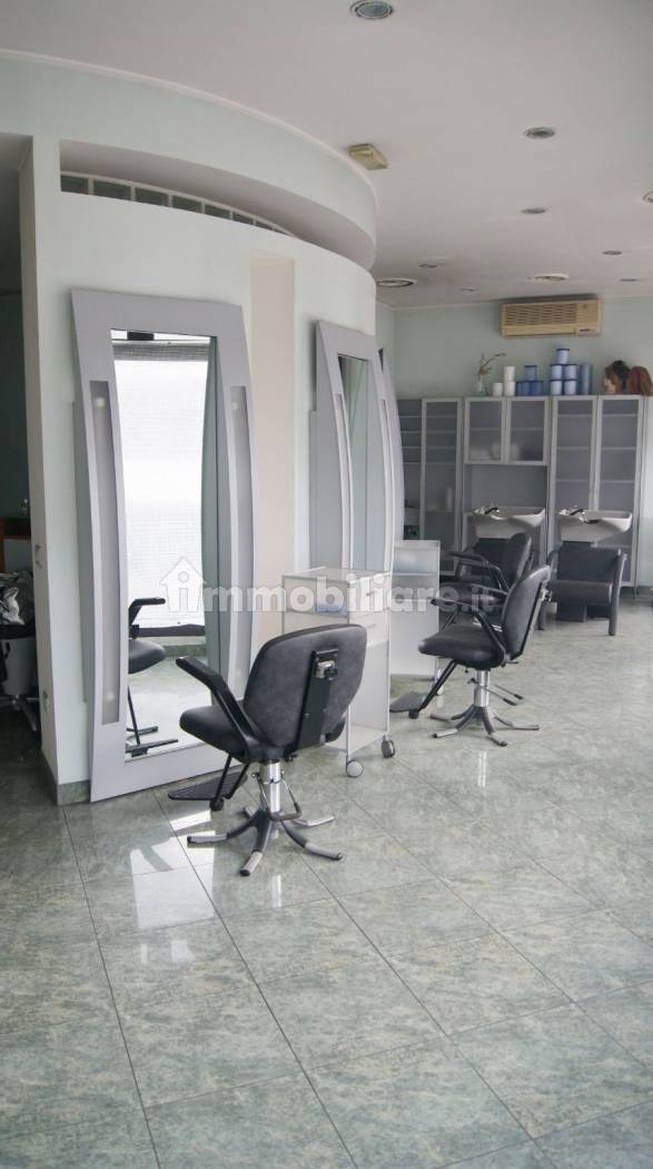 Locale commerciale in Vendita