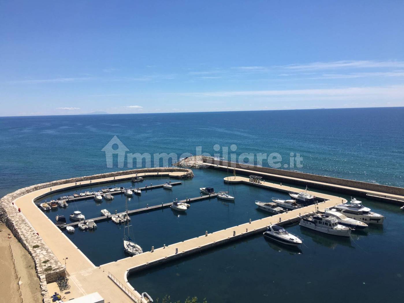 Locale commerciale in Vendita