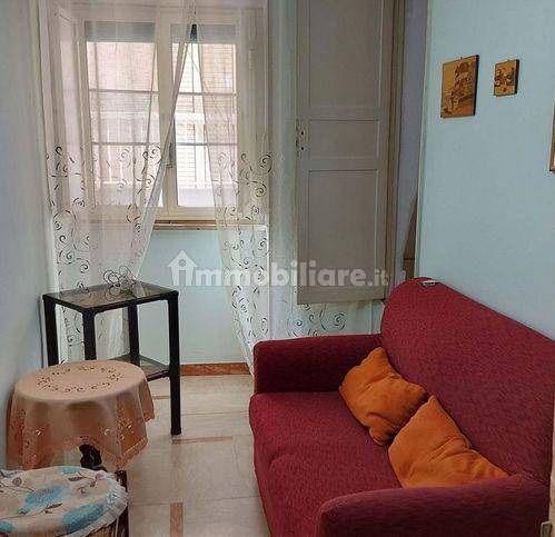 Bilocale da ristrutturare, piano rialzato, Centro, Ragusa