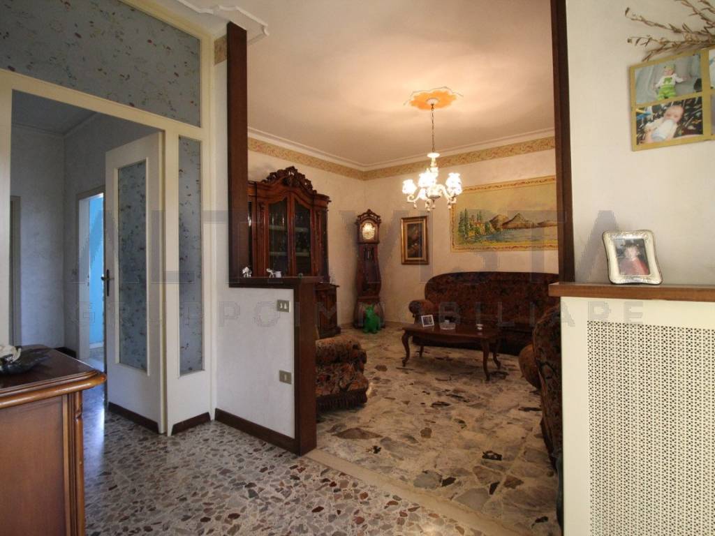 Vendita Appartamento Lonato del Garda. Quadrilocale in via Fenil Nuovo Molini. Buono stato ...