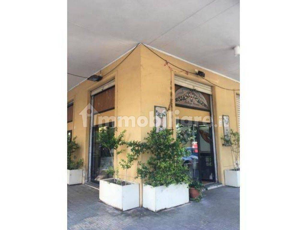 Locale commerciale via Federico Giuseppe Pipitone 23, Palermo, Rif. 71627264 - Immobiliare.it