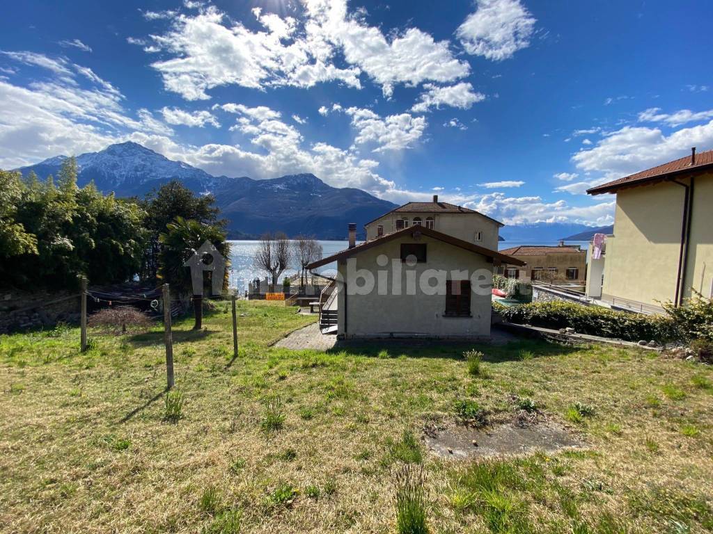 Vendita Villa unifamiliare in via Regina Domaso. Buono stato, con ...