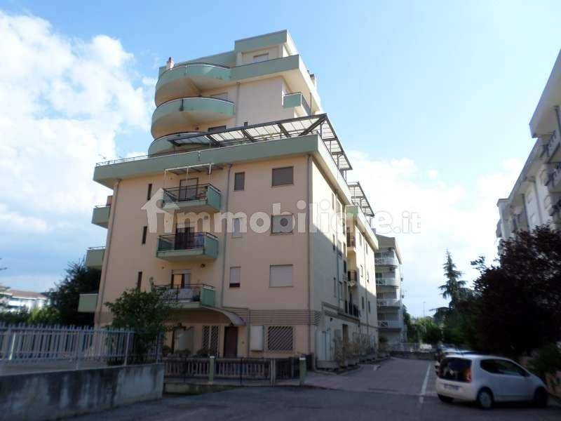 Trilocale via Beppe Montana - traversa via San Cosmai accanto Parco, Panebianco - Tribunale, Cosenza